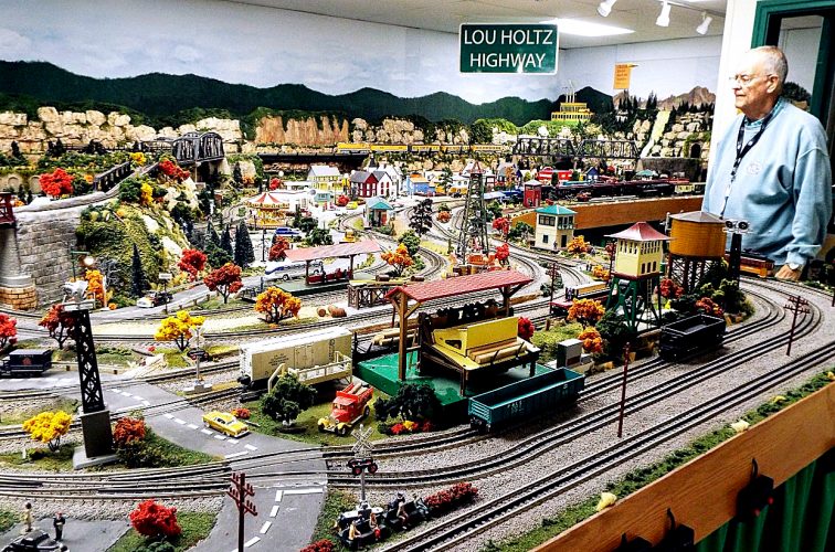 Holtz Hall of Fame announces Christmas open house | News, Sports, Jobs ...